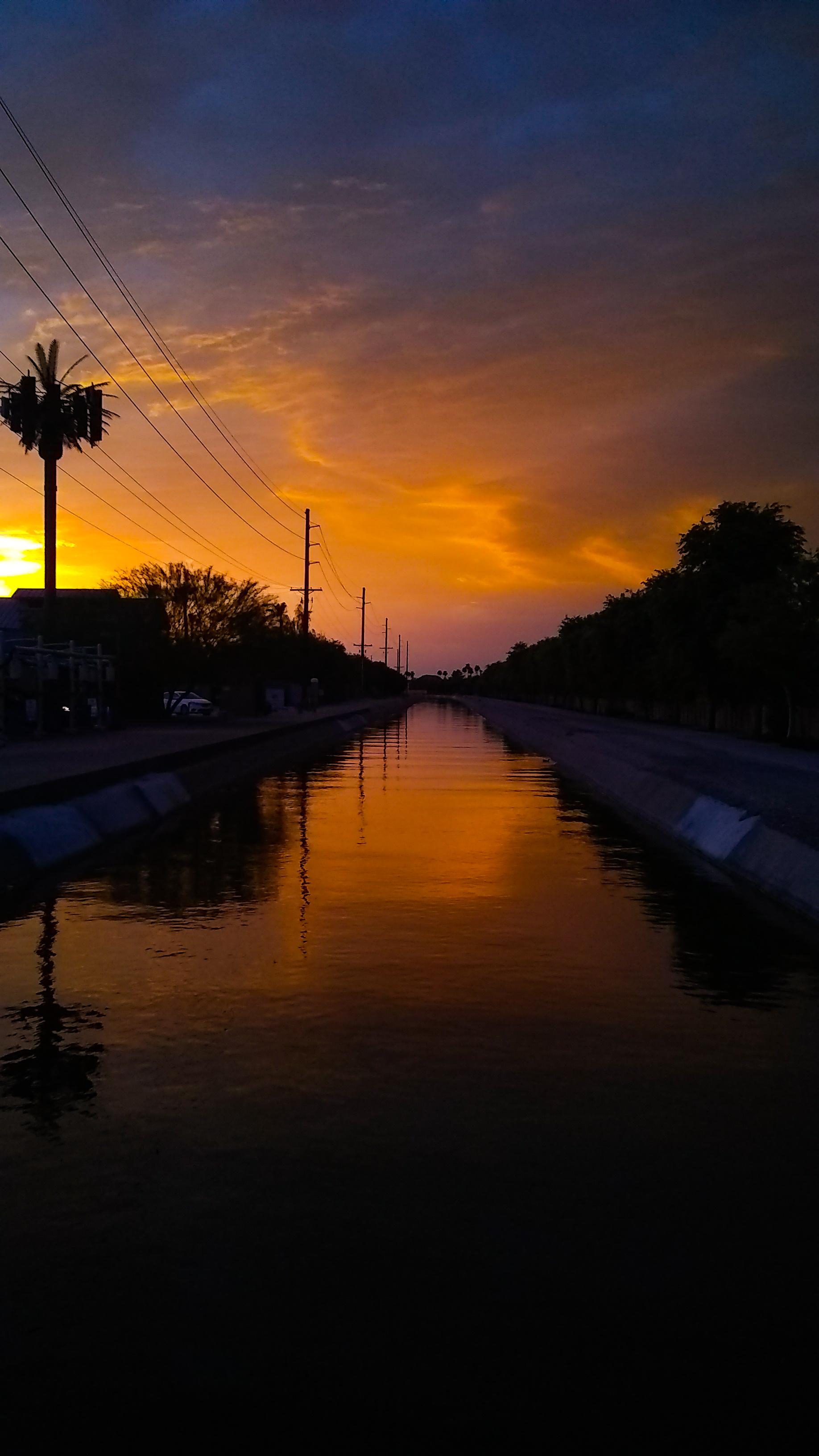 Yesterday's pre-monsoon sunset in Tempe. | Scrolller