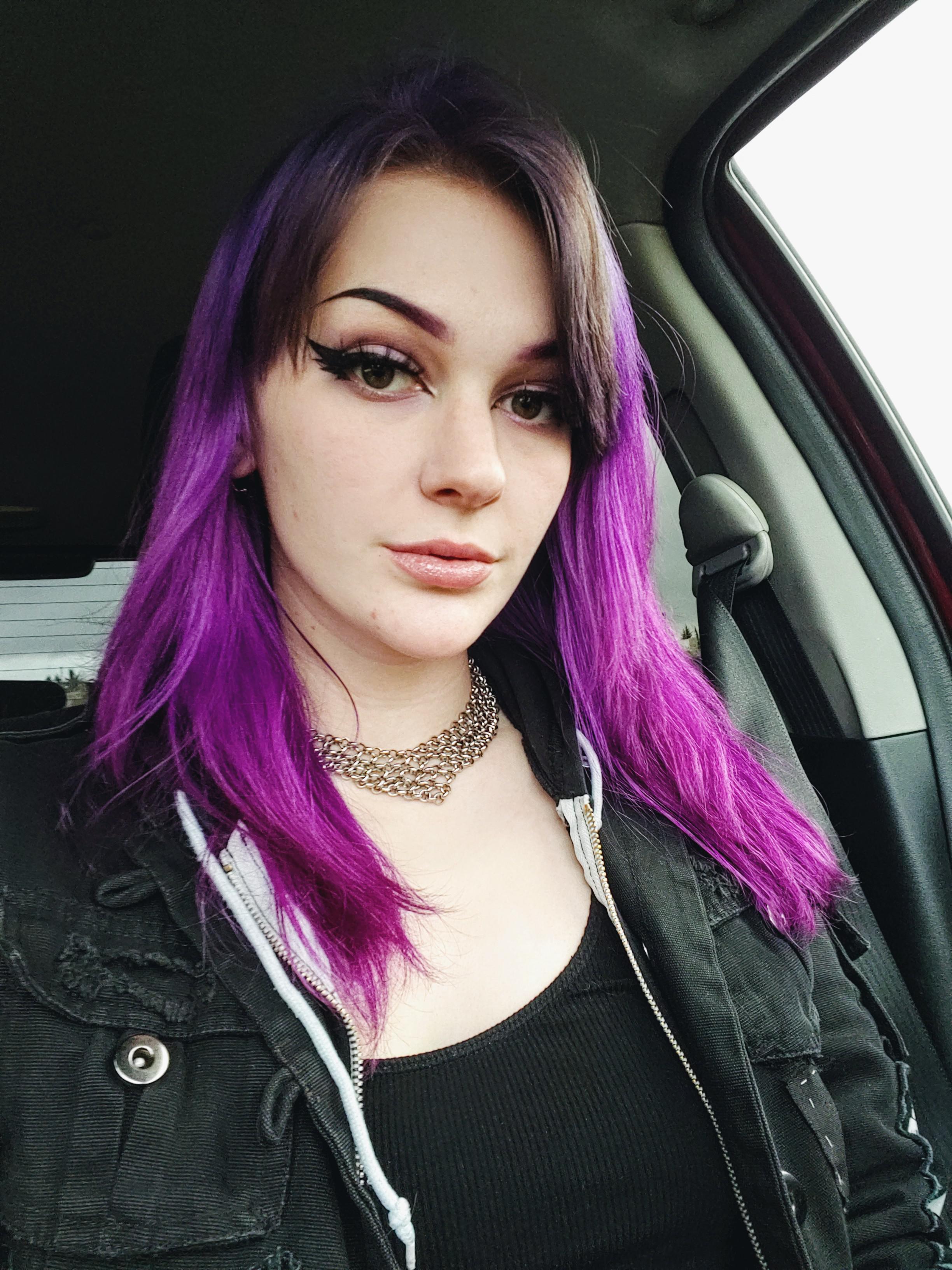 [F22] hi 💜 | Scrolller