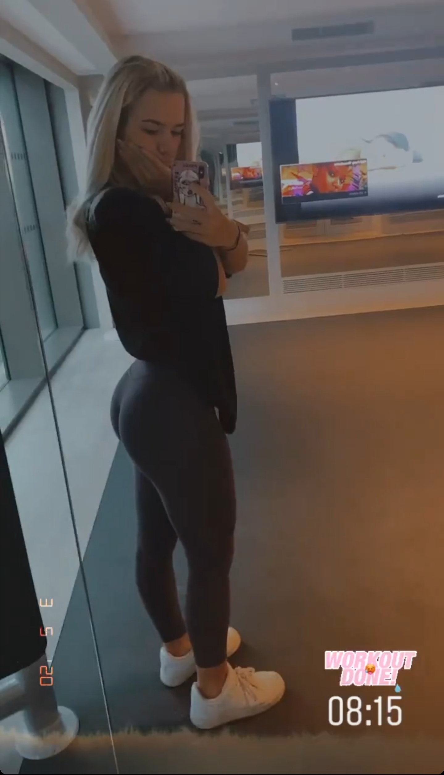 Yoga Pants Scrolller