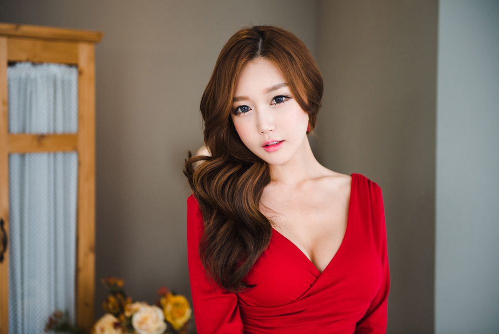 Yoon Ae Ji Wants More | Scrolller