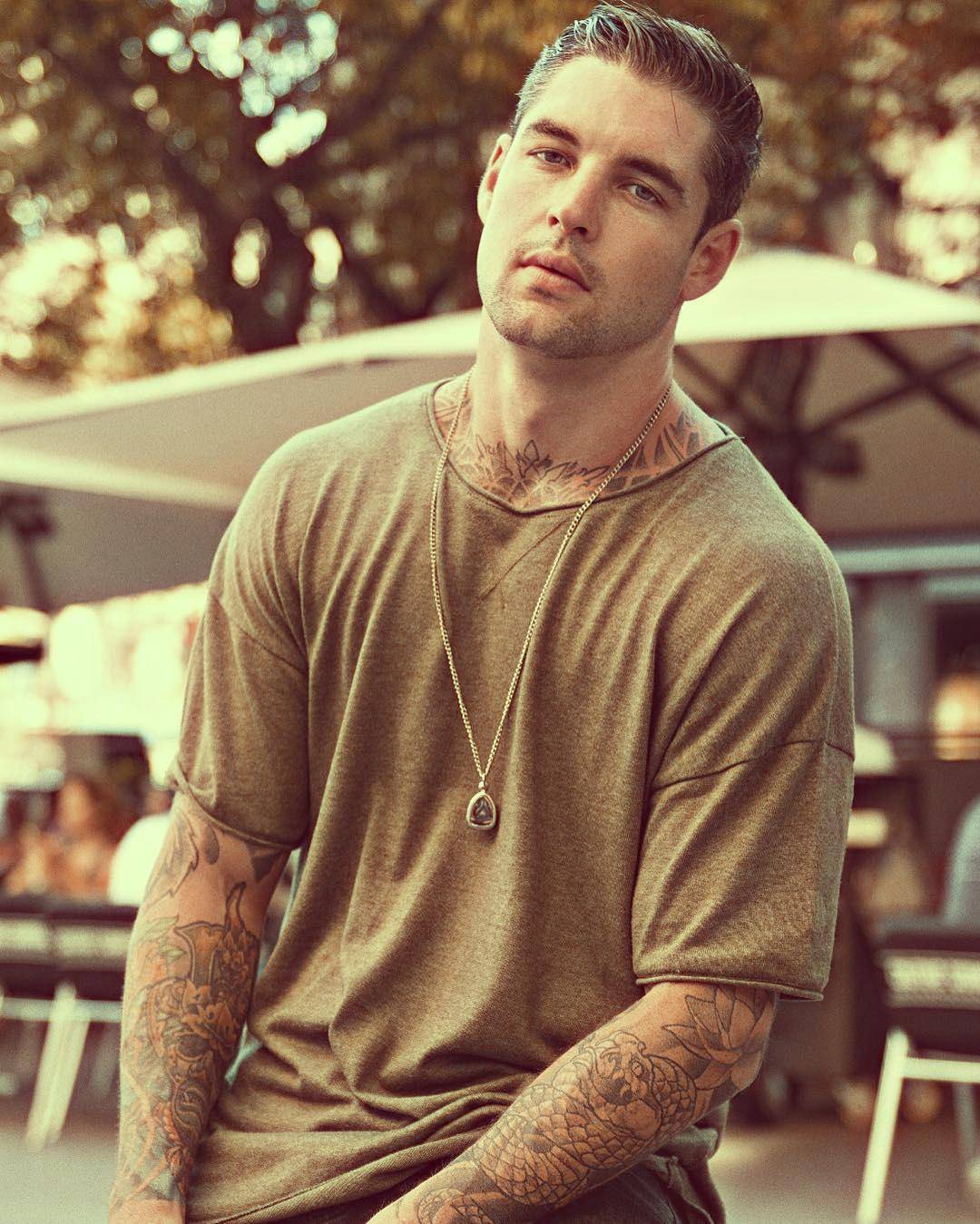 you just know there's a full body tattoo under there | Scrolller