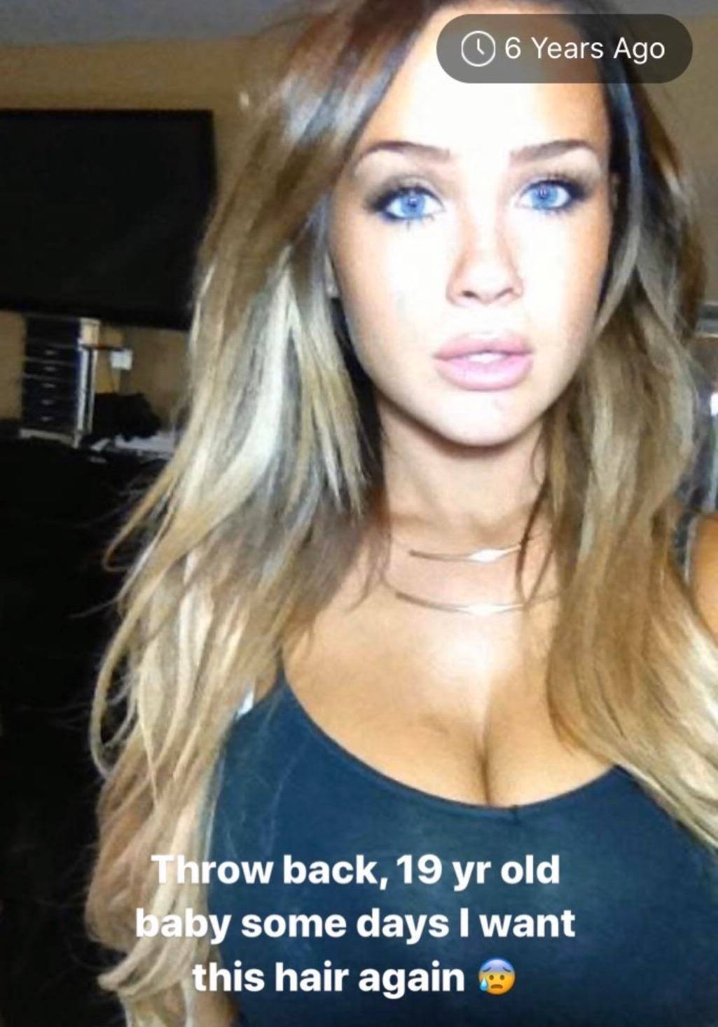 Young Sarah | Scrolller