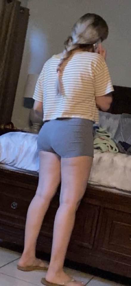 Your favorite milf 😍 | Scrolller