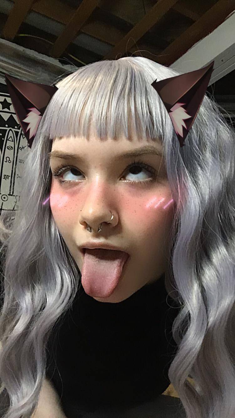 Your irl cat girl :3 | Scrolller