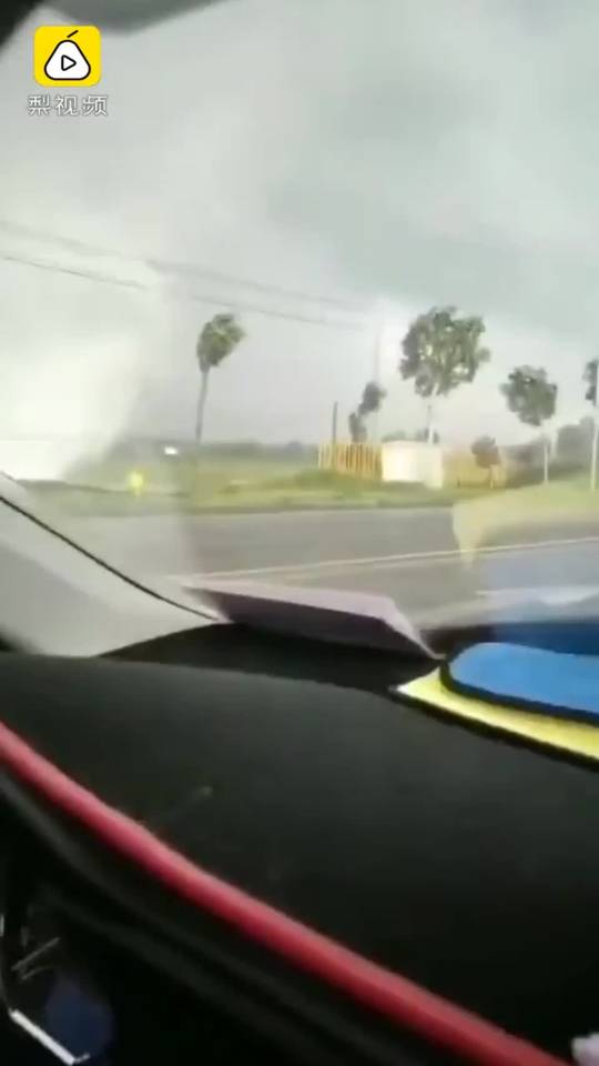 Your own personal tornado | Scrolller