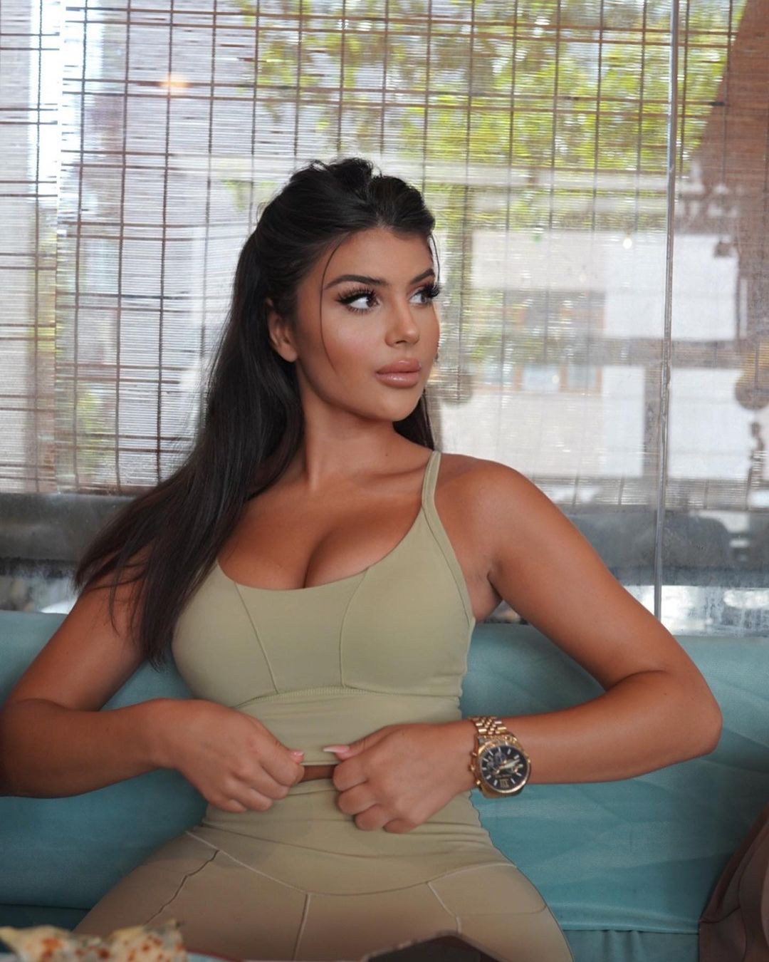 @zara_secret | Scrolller