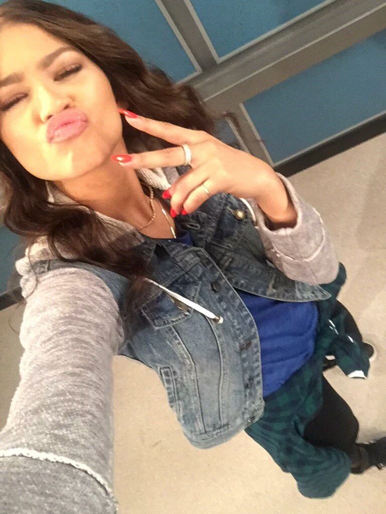 Zendaya selfie from KC Undercover | Scrolller