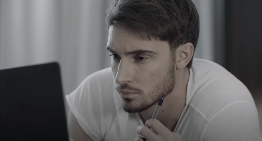 Zoo visitors lurking this subreddit and studying us. | Scrolller