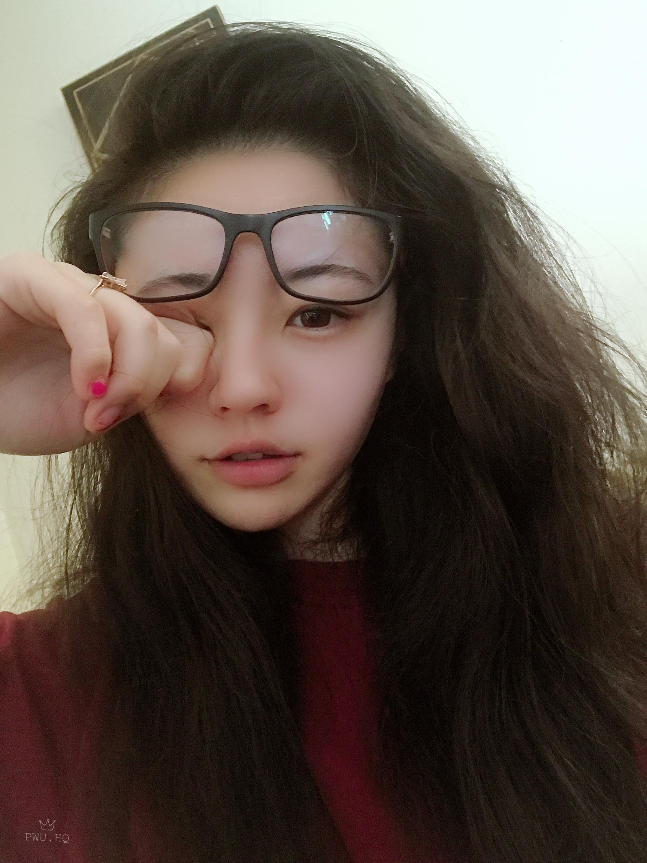 zzzZZ Bed/sleepy head... Where the flip-flop are my glasses? 🥱😴💤 | Scrolller