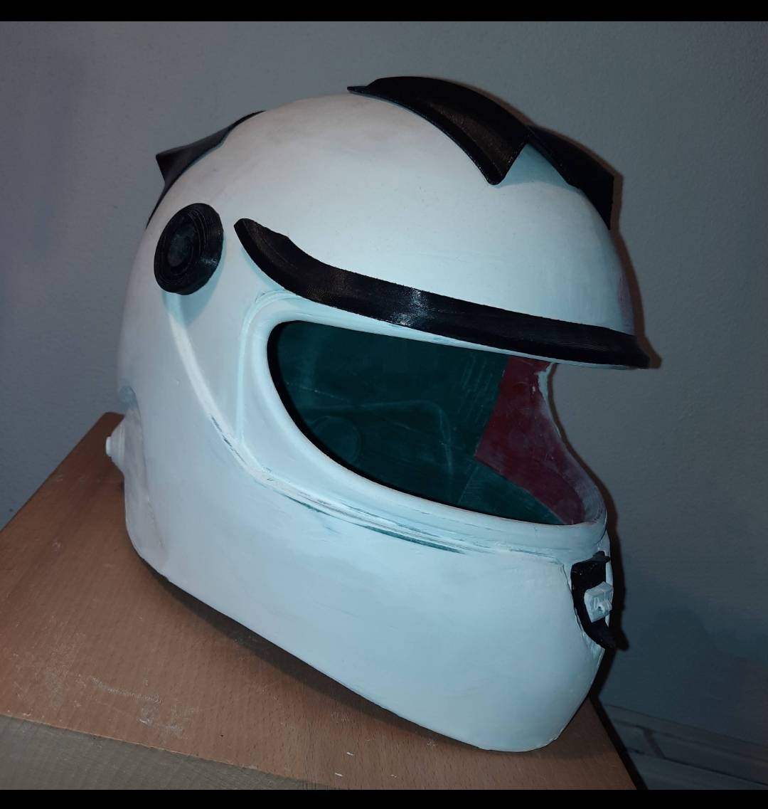 1:1 scale F1 helmet | Scrolller