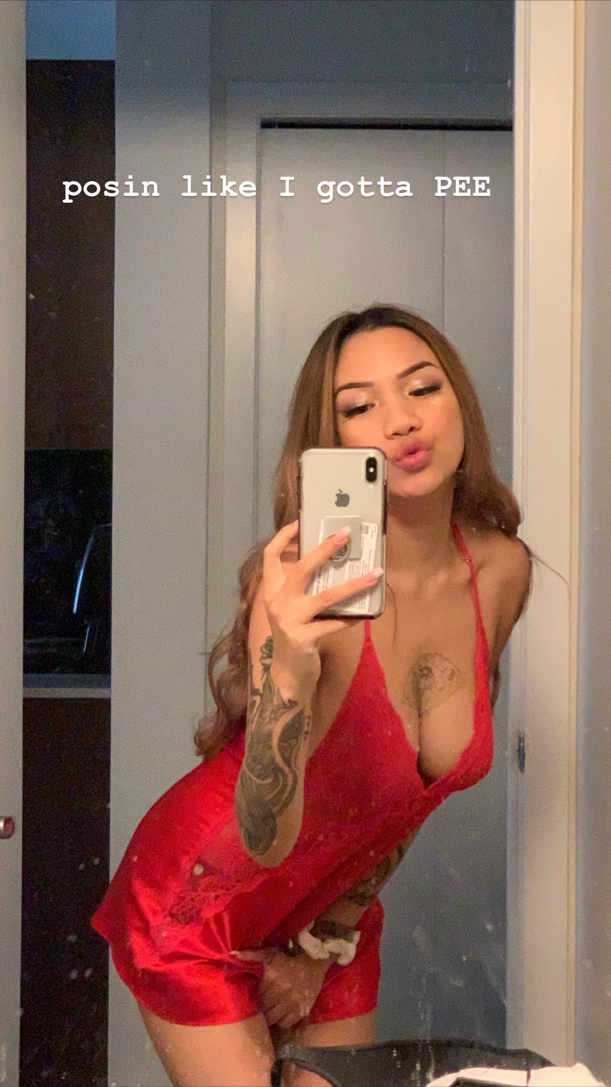 107lbs and 32DDD 😌 | Scrolller