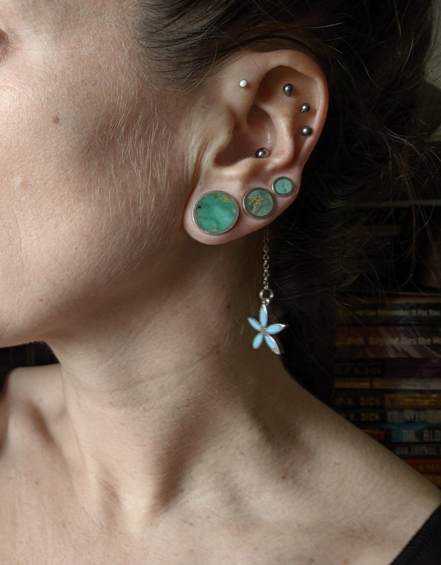 14-10-6mm raw turquoise, the darker set. (Oops, the other one was portrait mode and blurred out ...