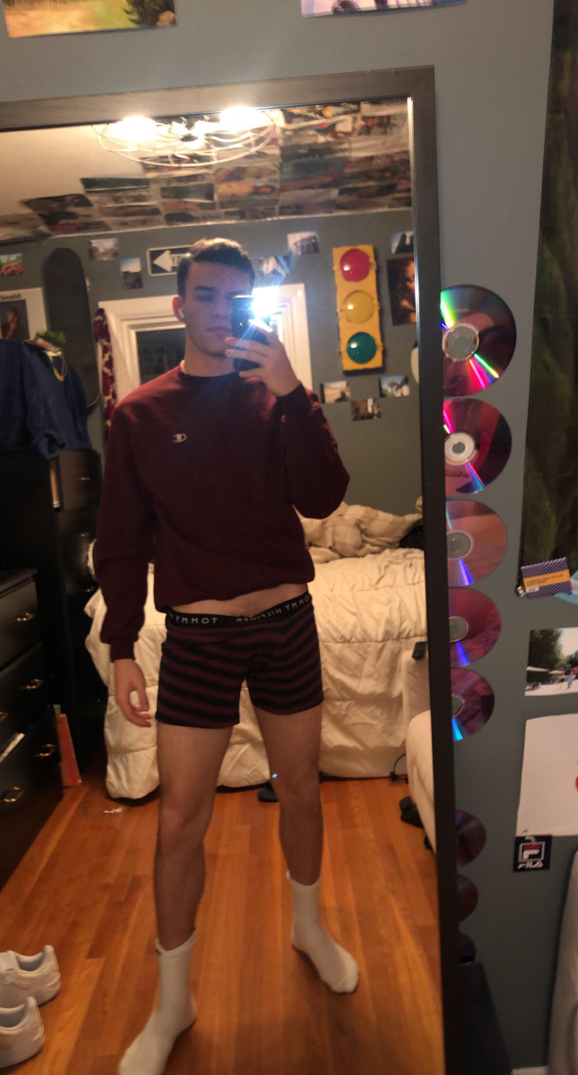 18 high school athlete hmu if hairy, muscular, and verbal. | Scrolller