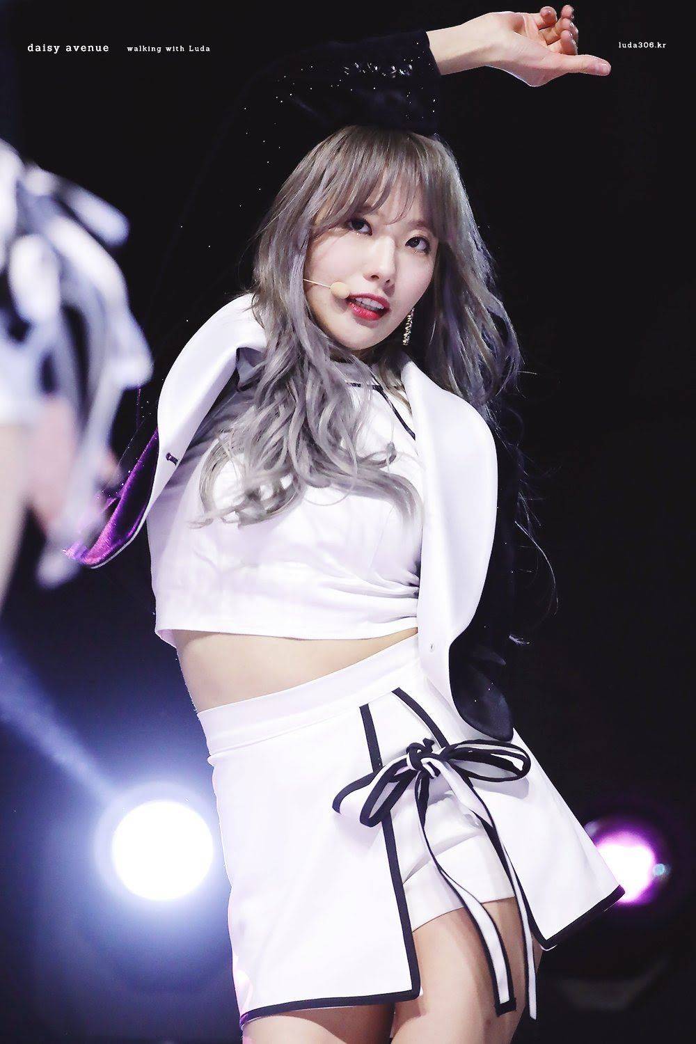 180407 Luda | Scrolller