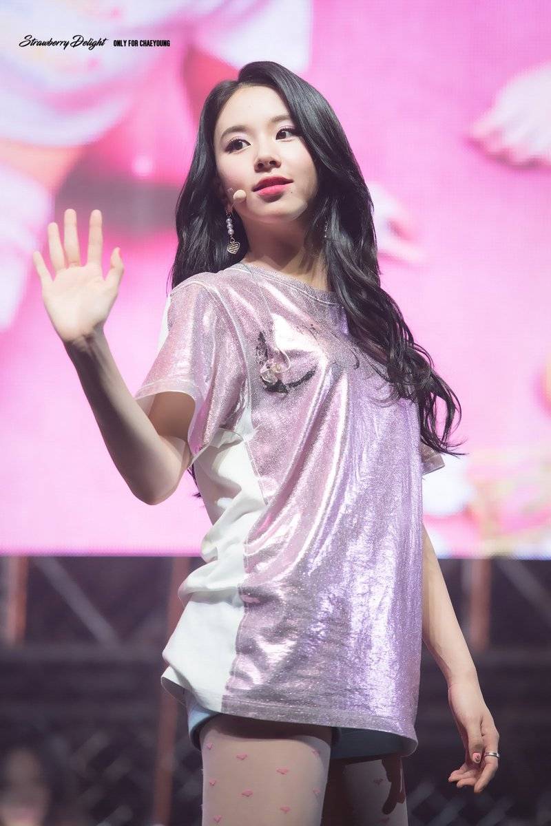 180409 Chaeyoung | Scrolller