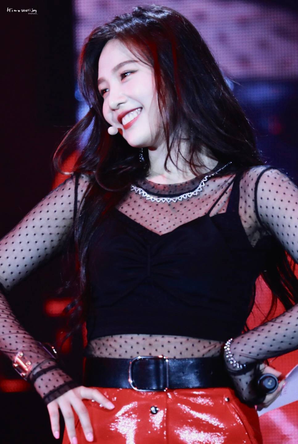 180520 Joy | Scrolller