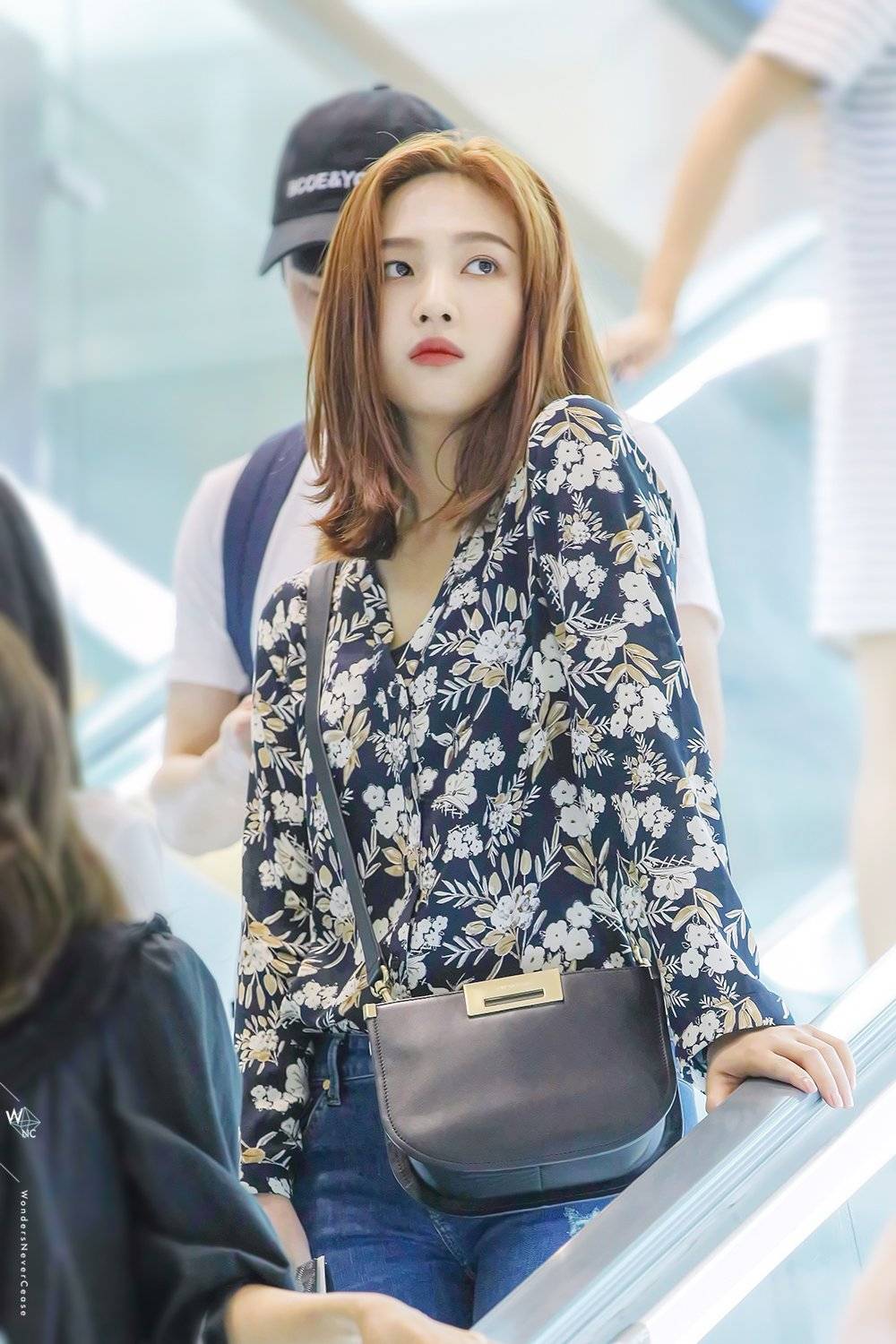 180706 Joy | Scrolller