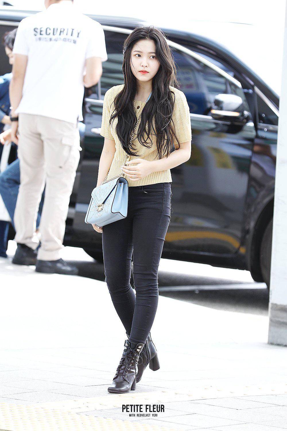 180706 Yeri | Scrolller