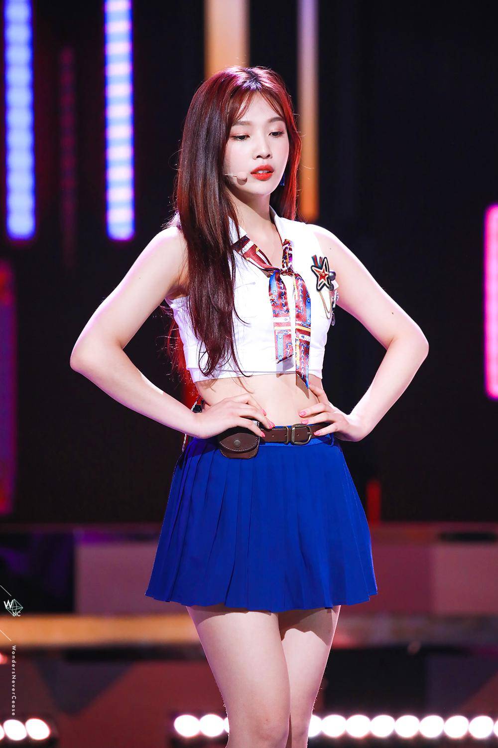 180903 Joy | Scrolller