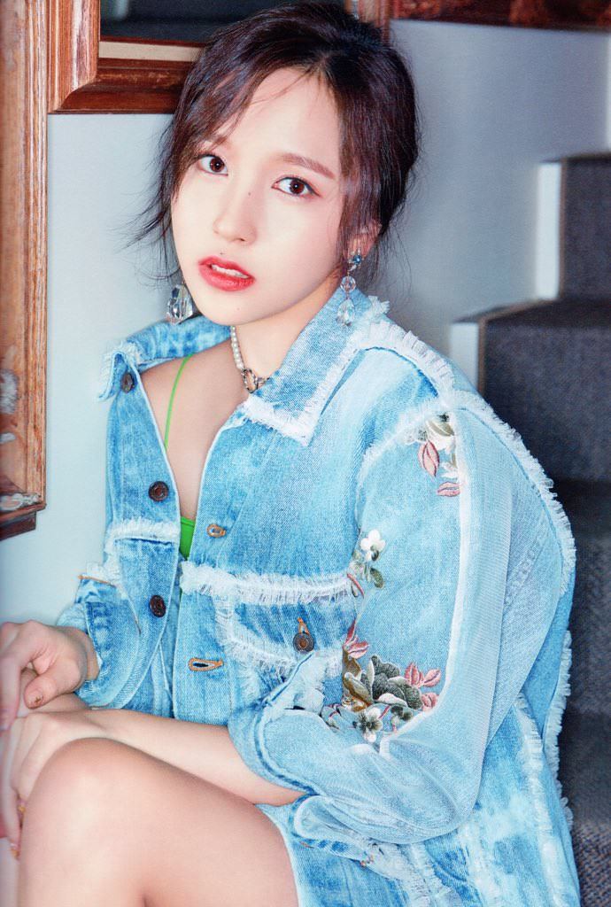 180908 - Mina | Scrolller