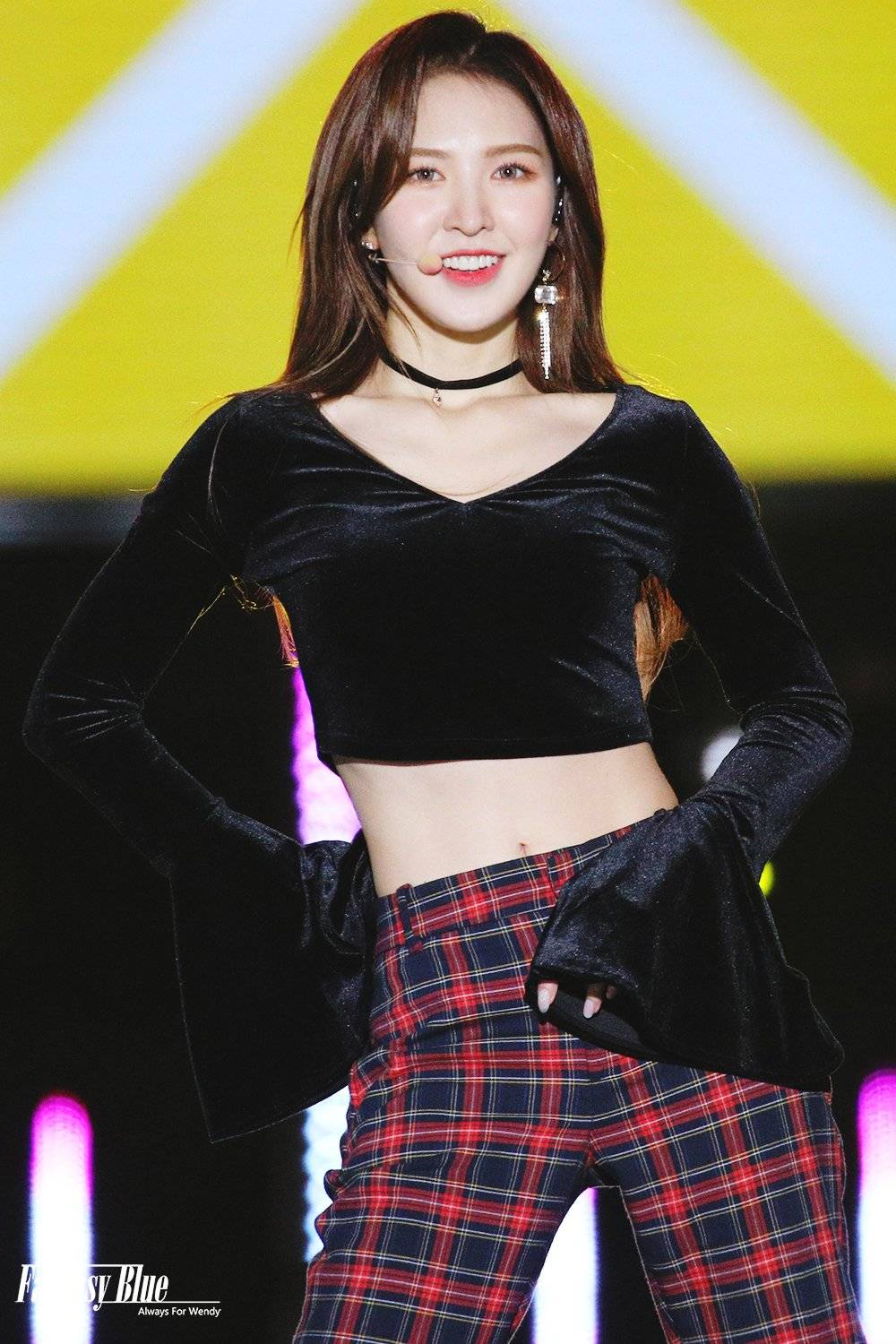 181104 Wendy | Scrolller