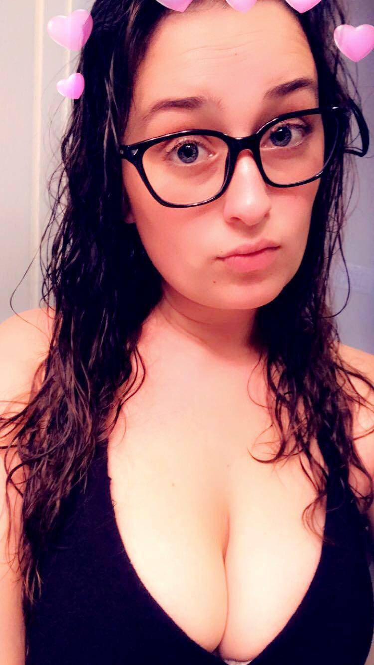 19 , I'm sad and really really horny | Scrolller