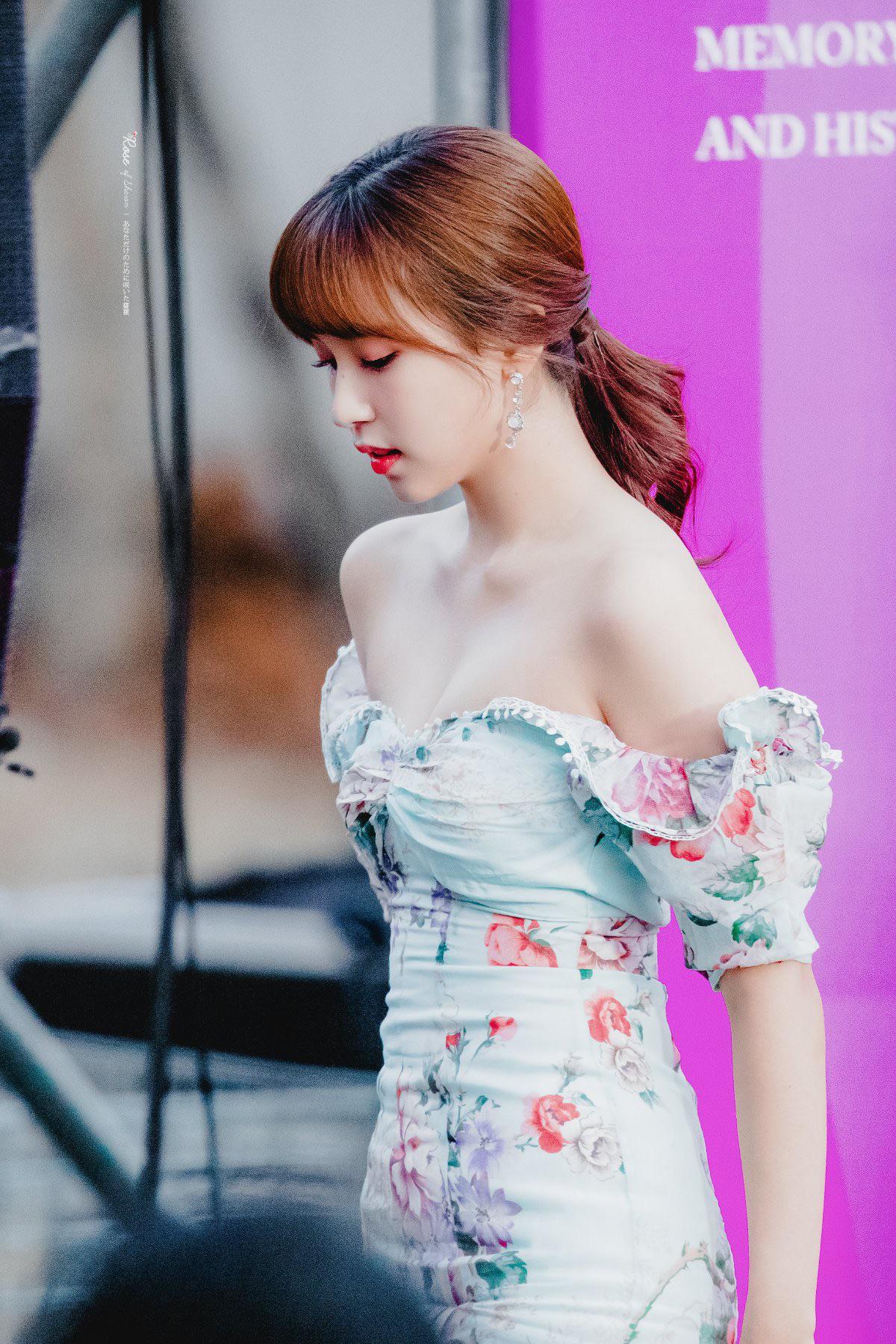 190123 Mina | Scrolller