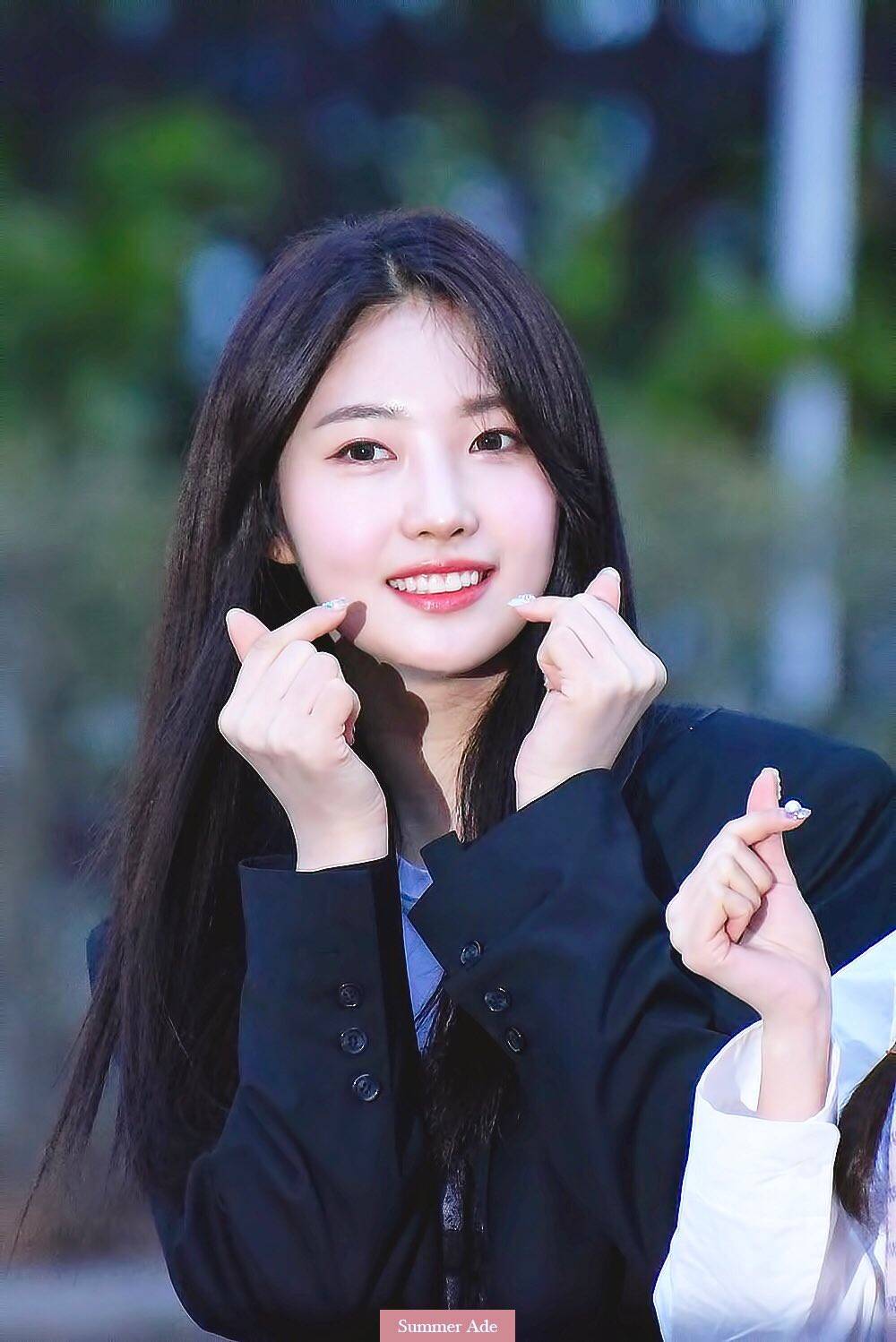 190322 Sihyeon | Scrolller