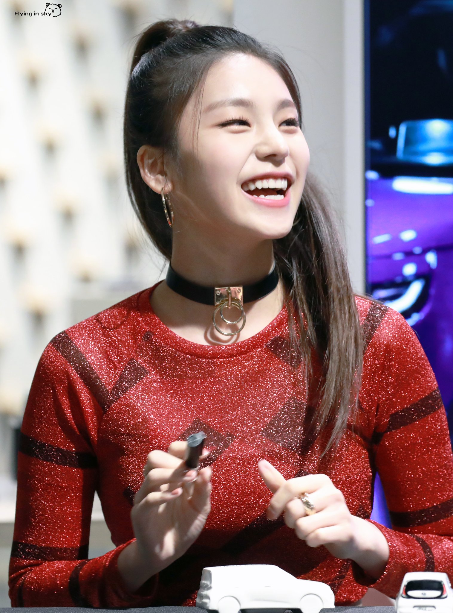 190322 Yeji's Epic Smile | Scrolller
