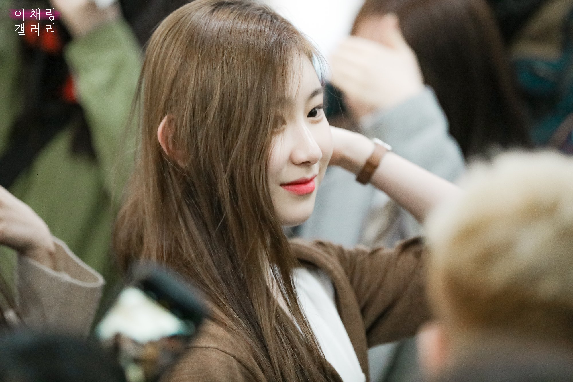 190331 Chaeryeong | Scrolller