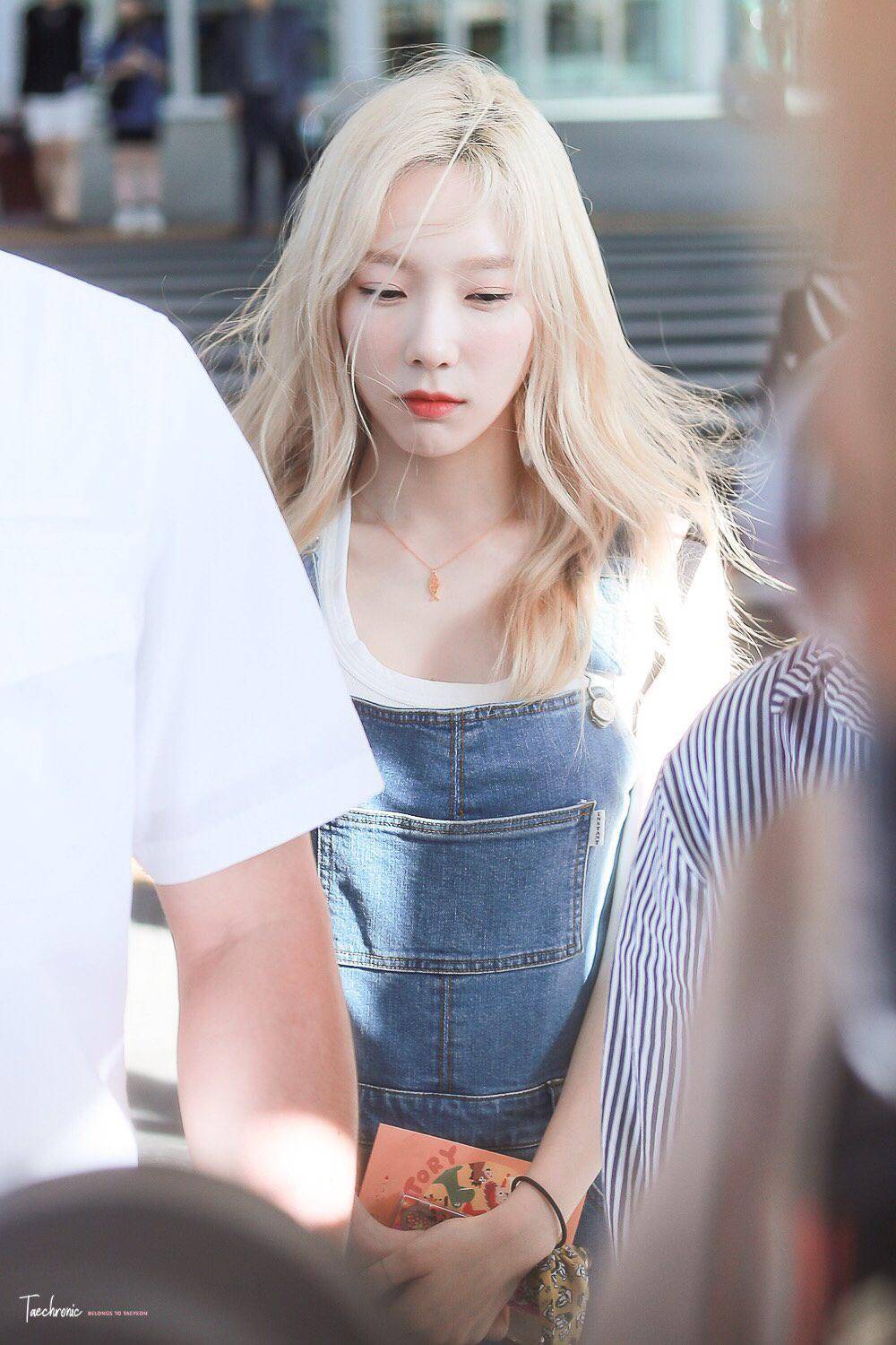 190520 Taeyeon | Scrolller