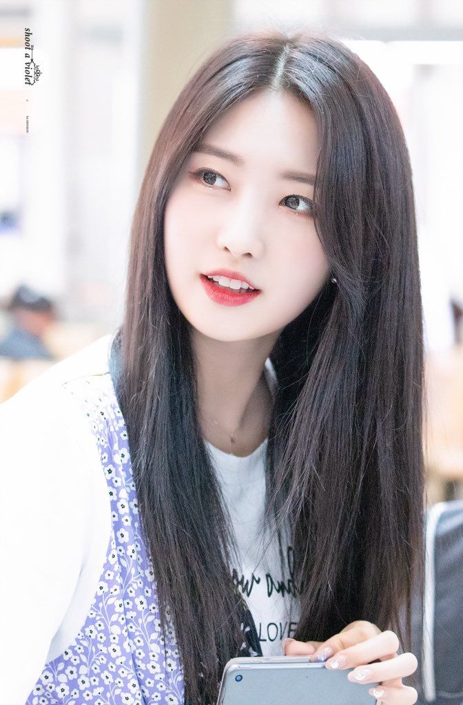 190601 Sihyeon | Scrolller