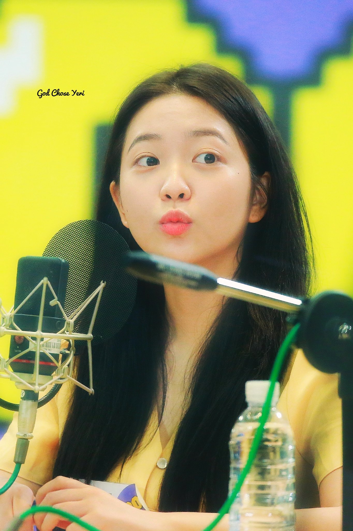 190627 Yeri | Scrolller