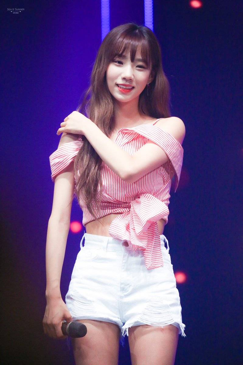 190906 Yeoreum | Scrolller
