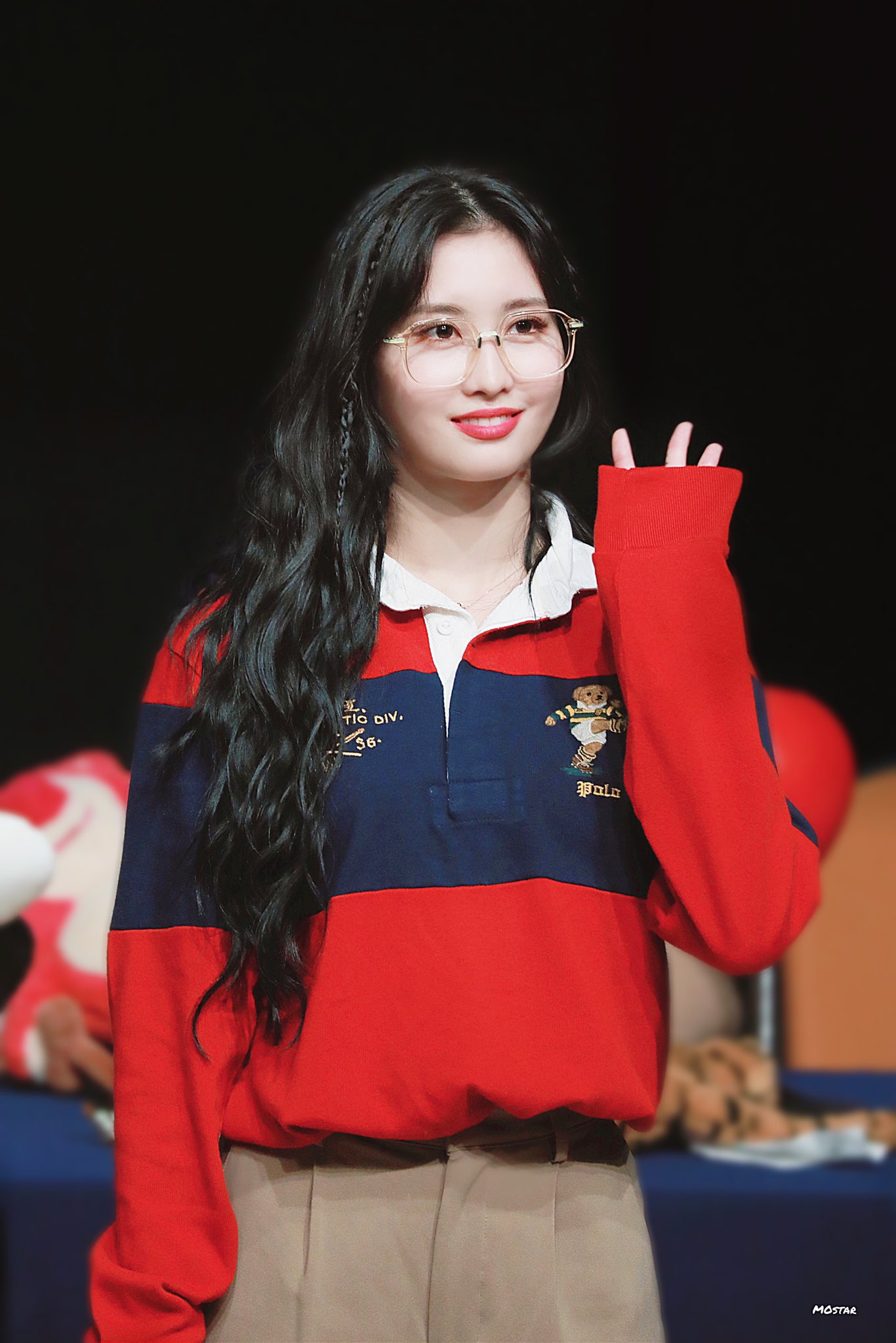191005 Momo | Scrolller