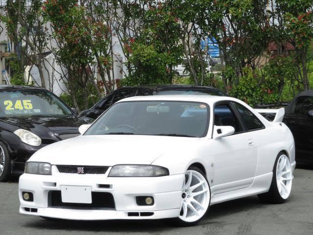 1997 Nissan Skyline GT-R R33 V-Spec | Scrolller