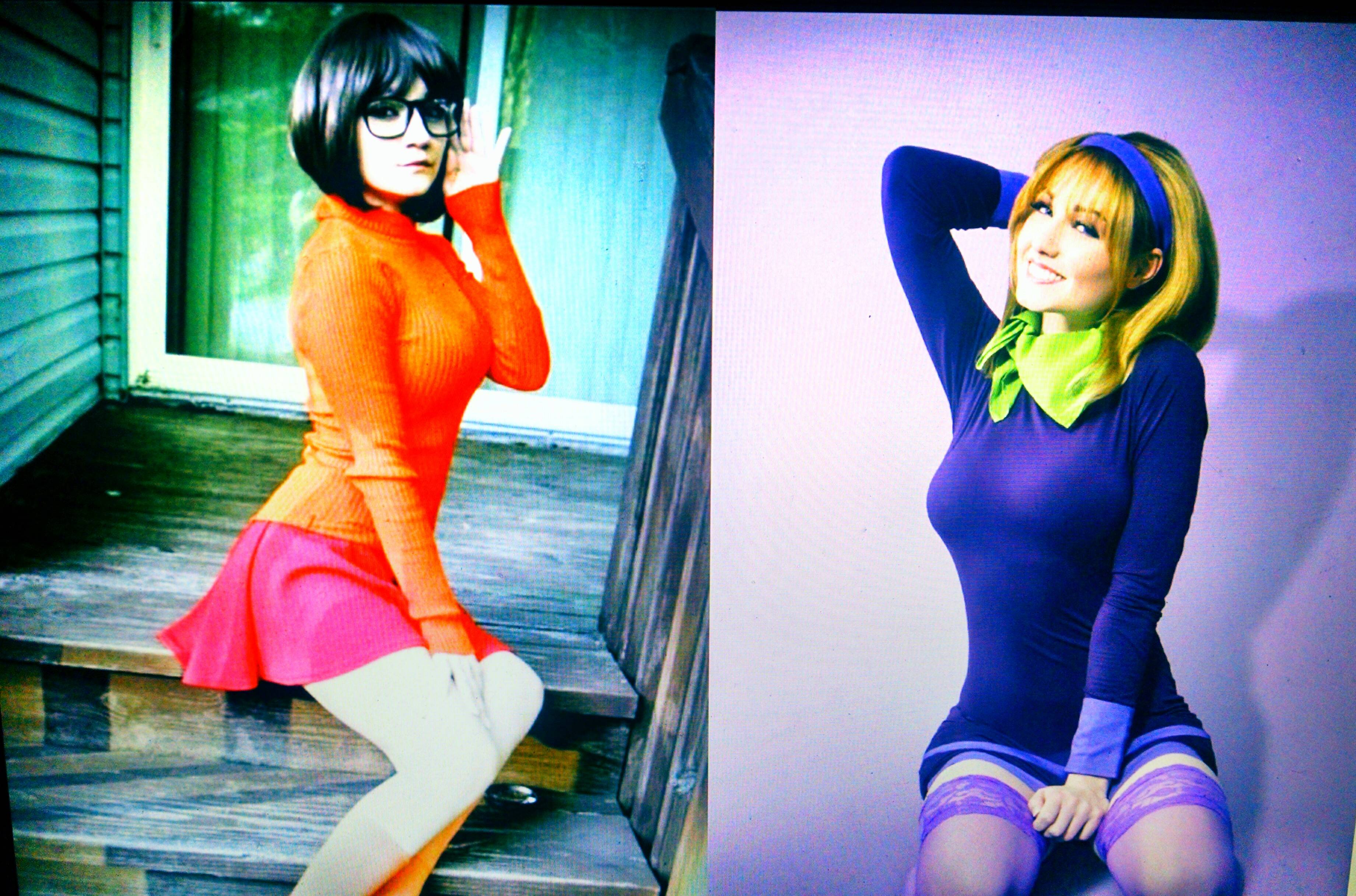 [2] solving the mystery of who's more fuckable | Scrolller