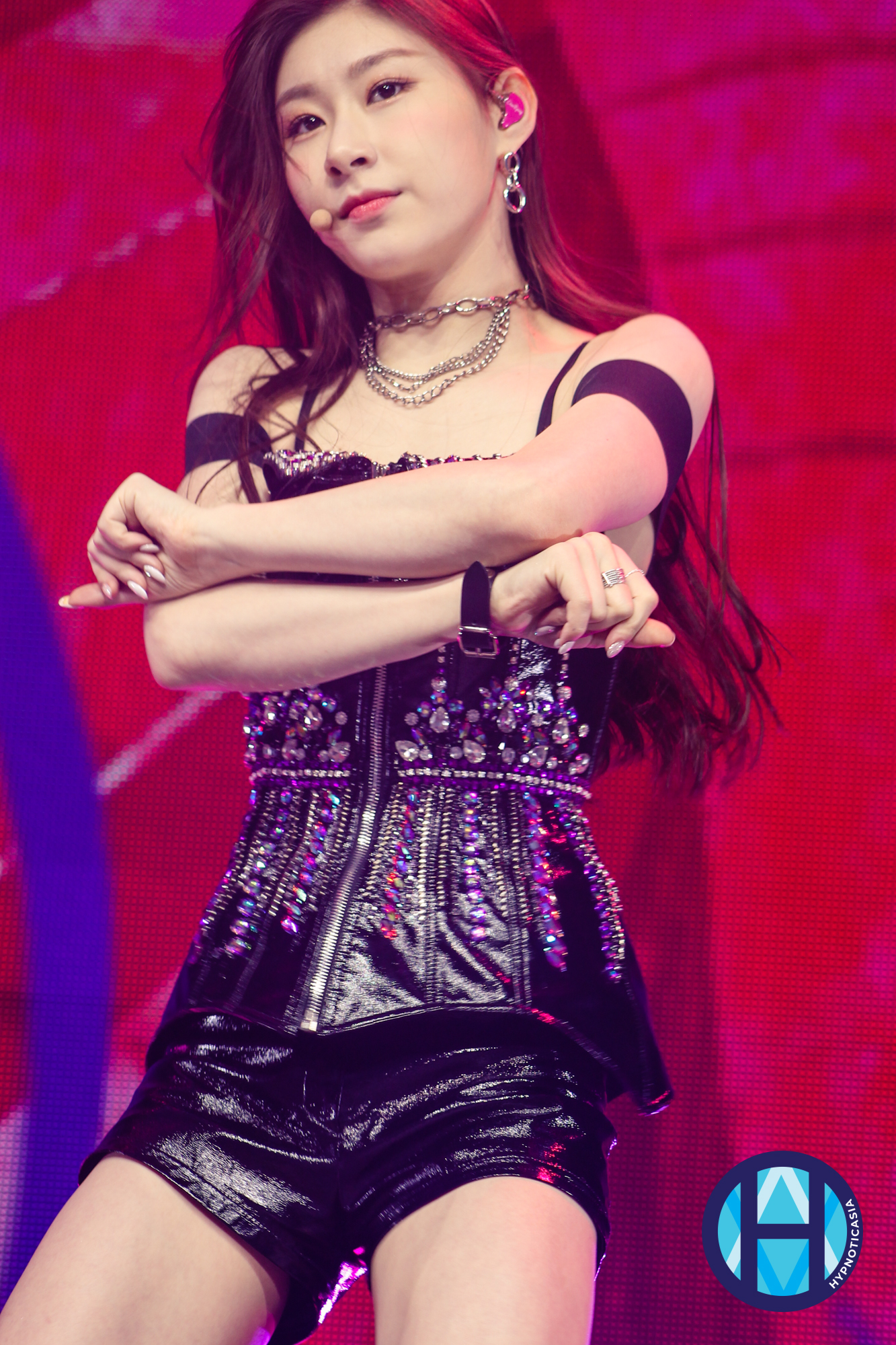 200117 Chaeryeong | Scrolller