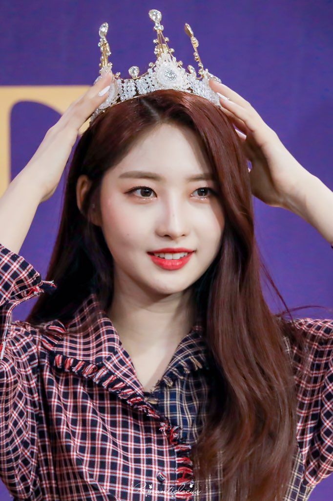 200202 Sihyeon | Scrolller