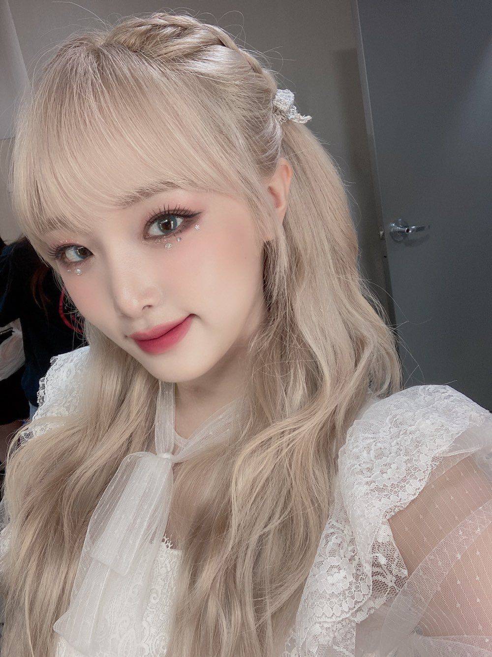 200622 Yena | Scrolller