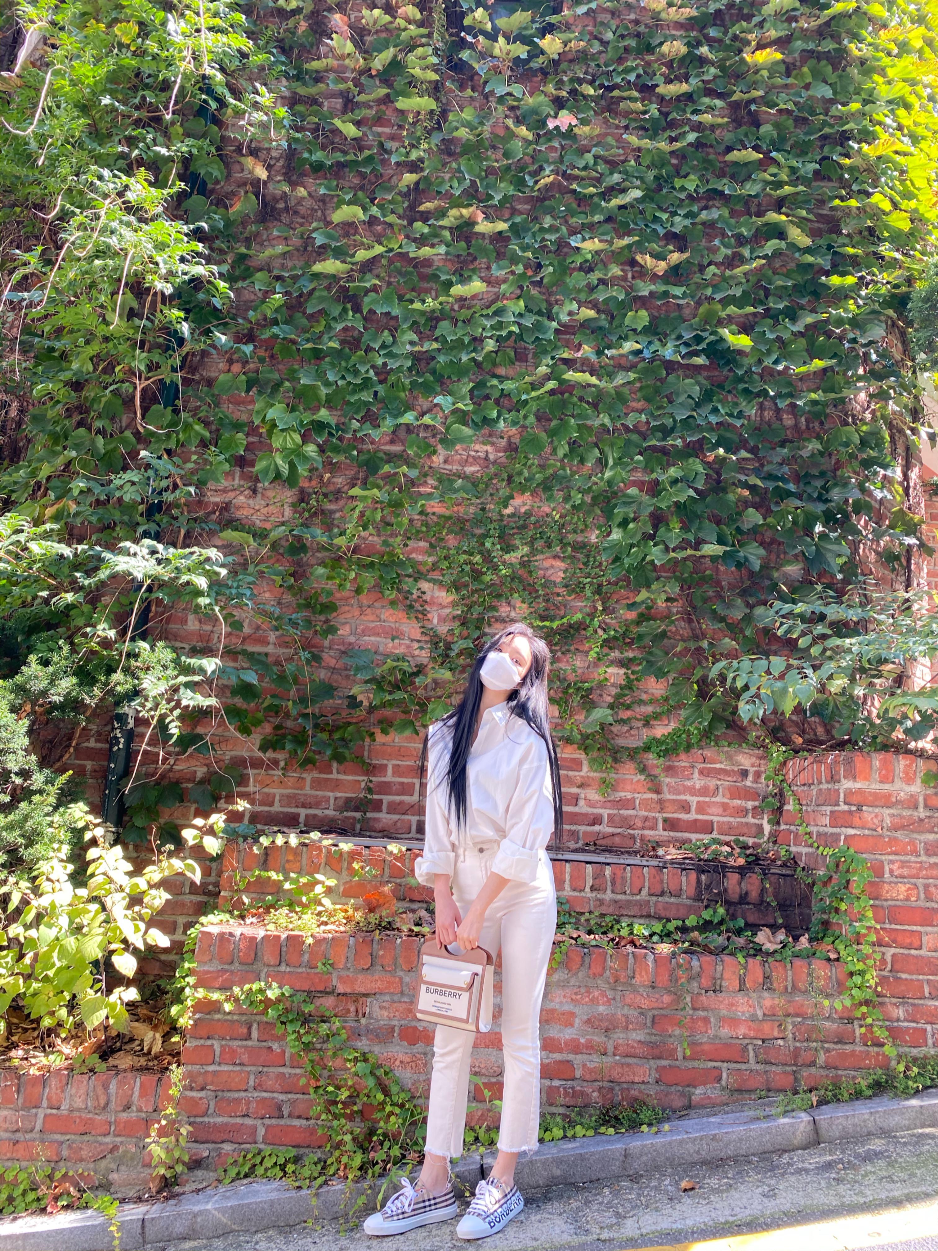 [200922] Shining Yuju (Weverse) | Scrolller