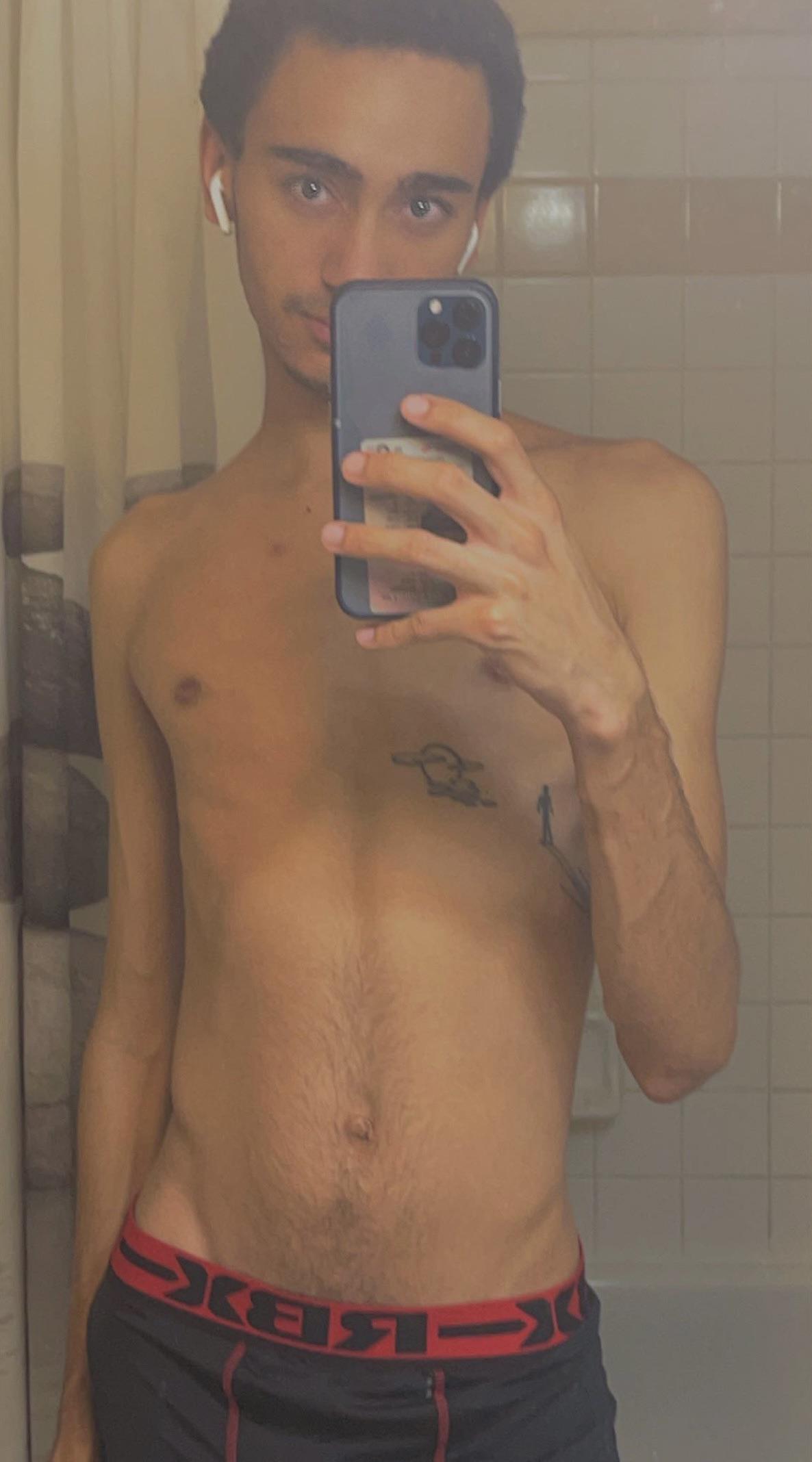 20yrs old into masculine guys only 👻Isaiah.ash | Scrolller