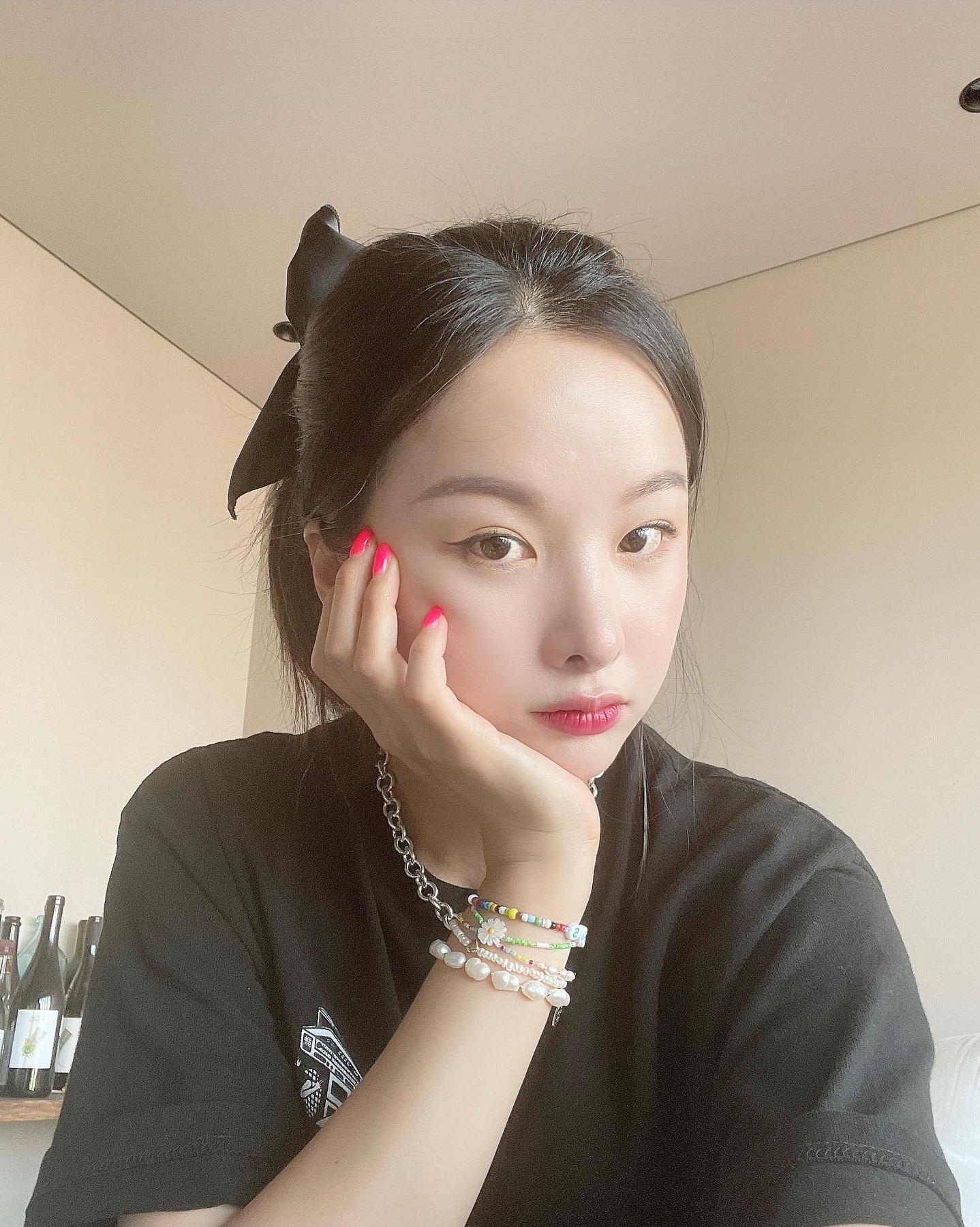 210725 Solji IG update | Scrolller