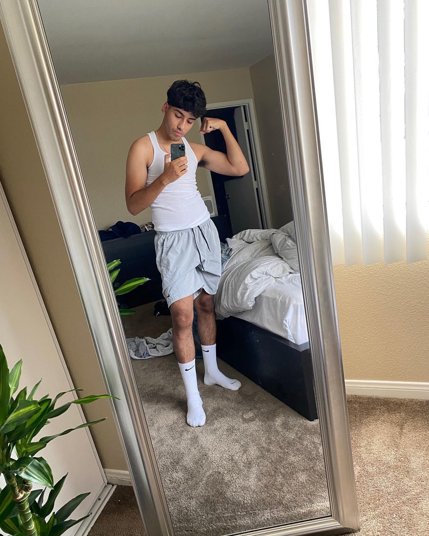 22, Los Angeles cuties Hmu , snap Jeremyyzzg | Scrolller