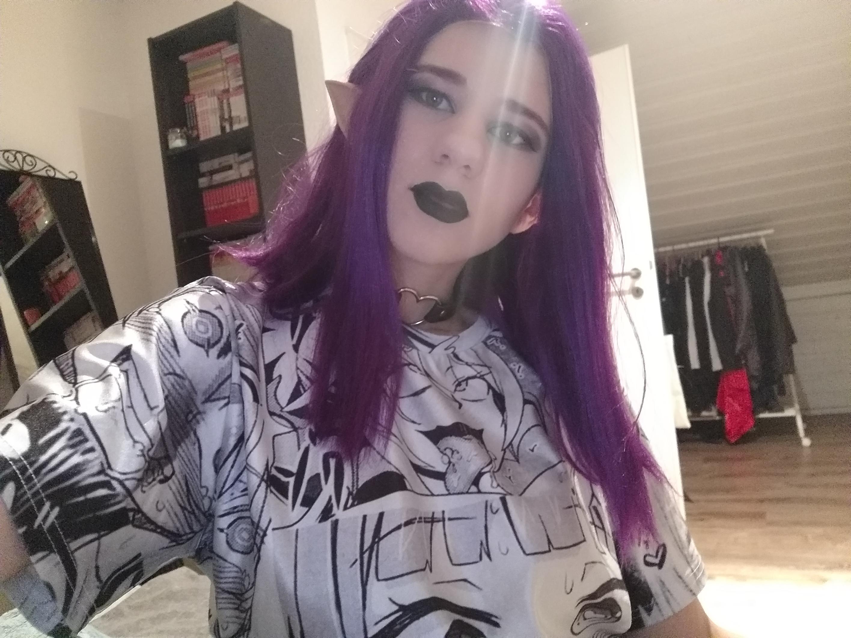 (23) sometimes I turn into an elf | Scrolller