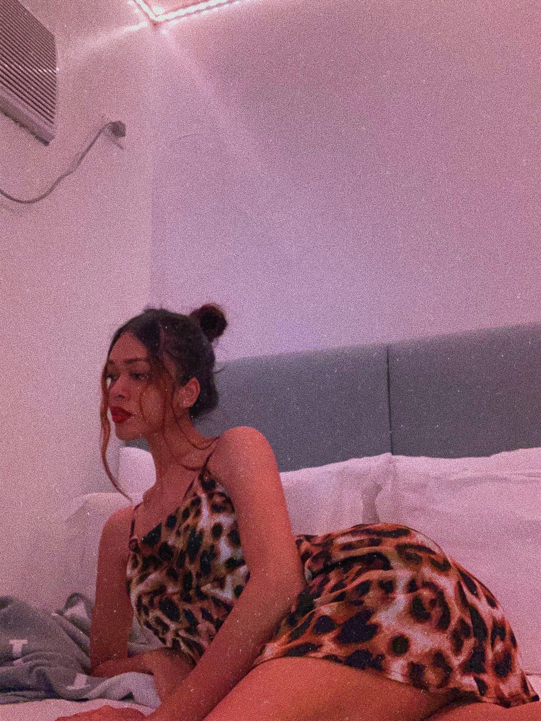 24 F yay or yay | Scrolller