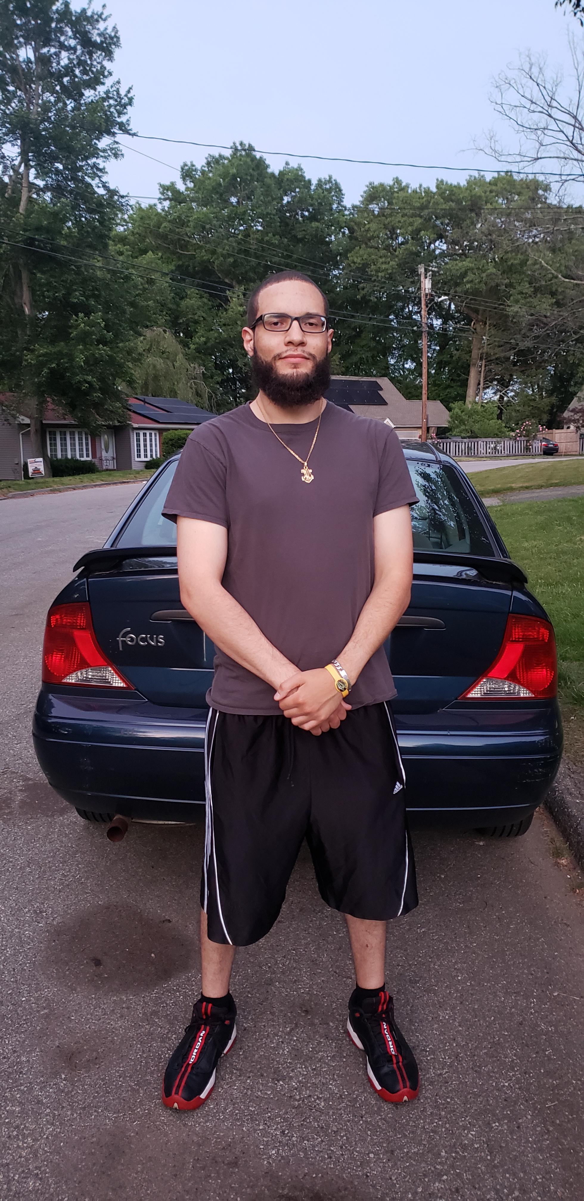 24 Latino [M4F] | Scrolller