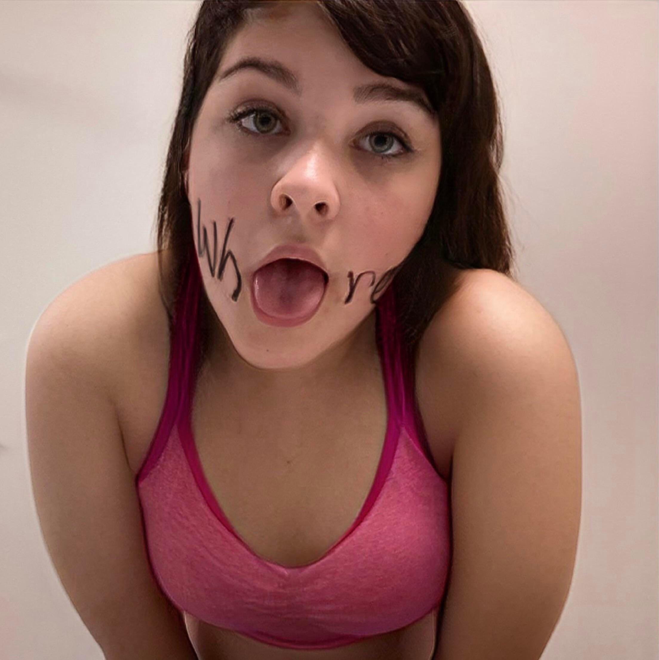 25 F4A female hypno slave. Do you want to take a broken woman and make her your toy? Make me ...