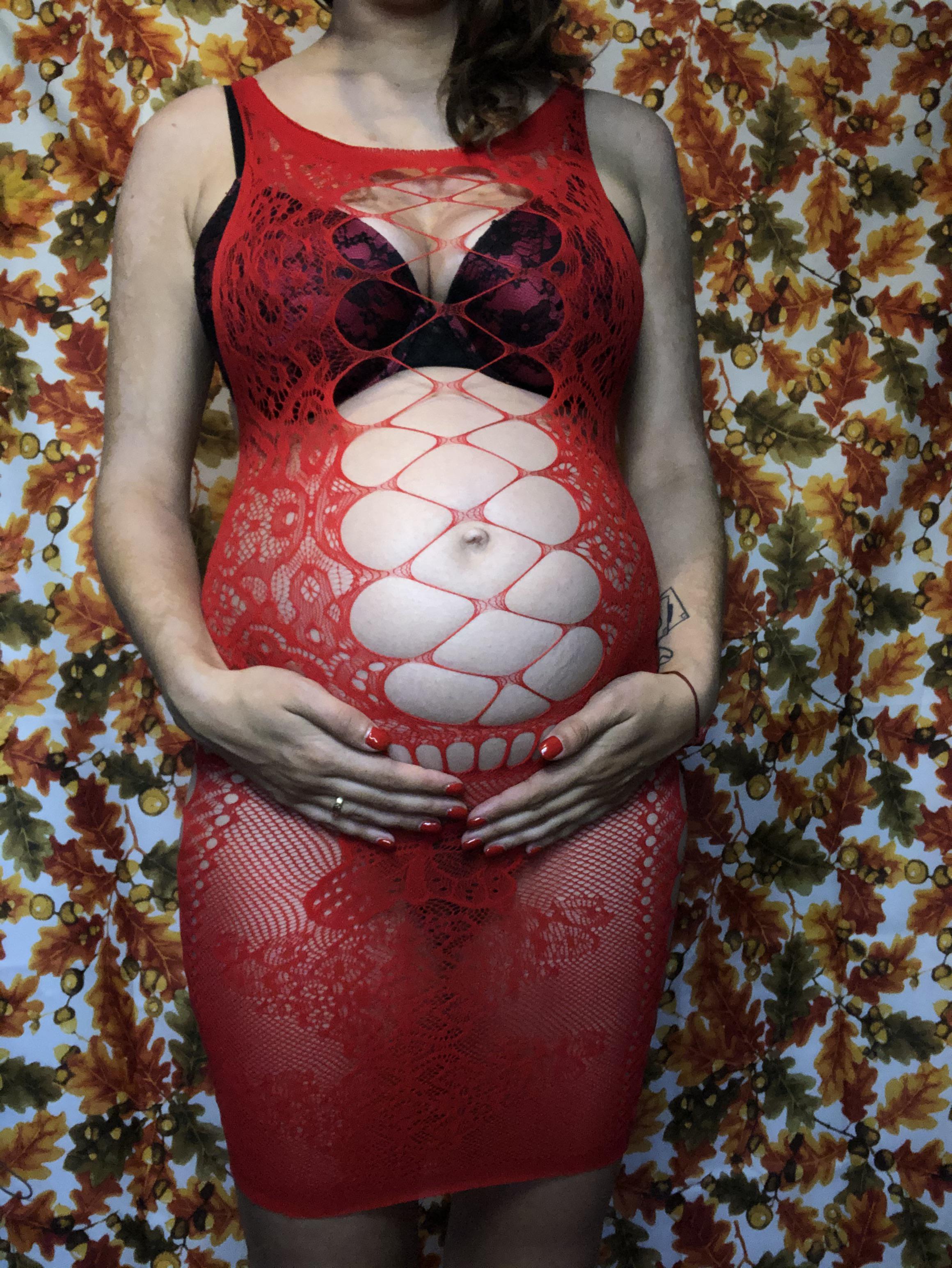 25 weeks pregnant and horny constantly | Scrolller