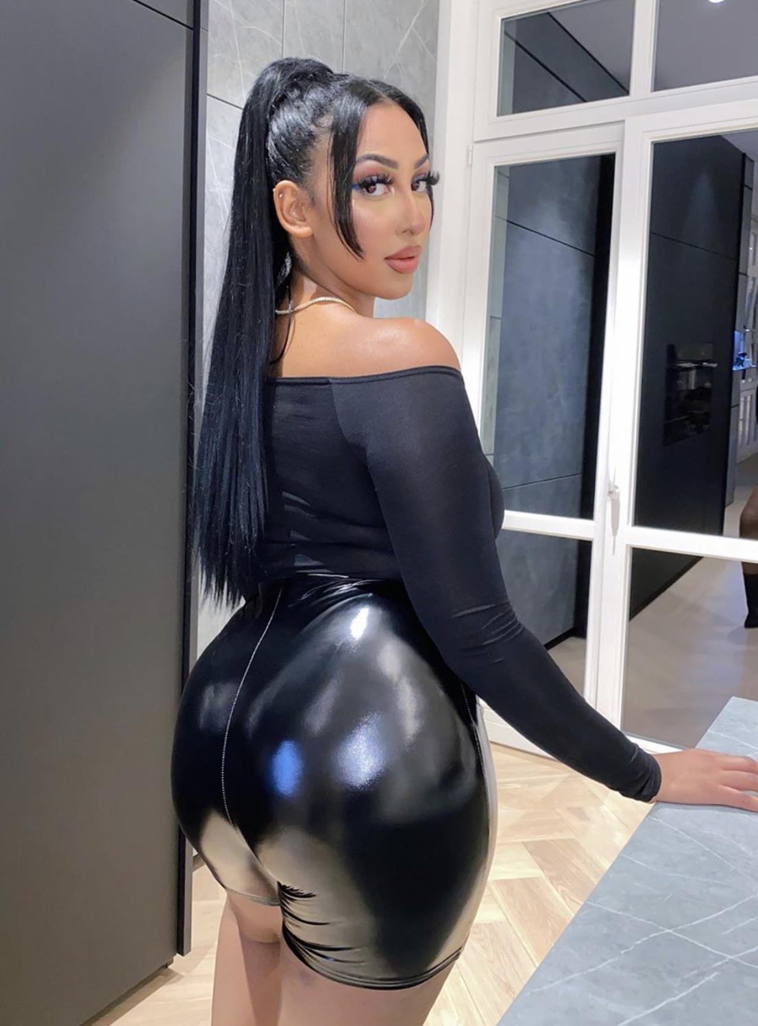 25 years ( F4M ) I’m dominant mistress Catherine Jane looking for a submissive slut to serve me ...